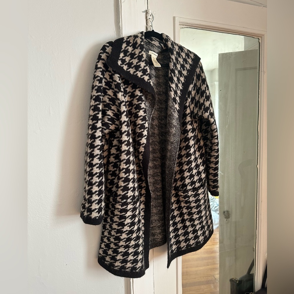 Max Studio Houndstooth Black & White Soft Sweater - Gem